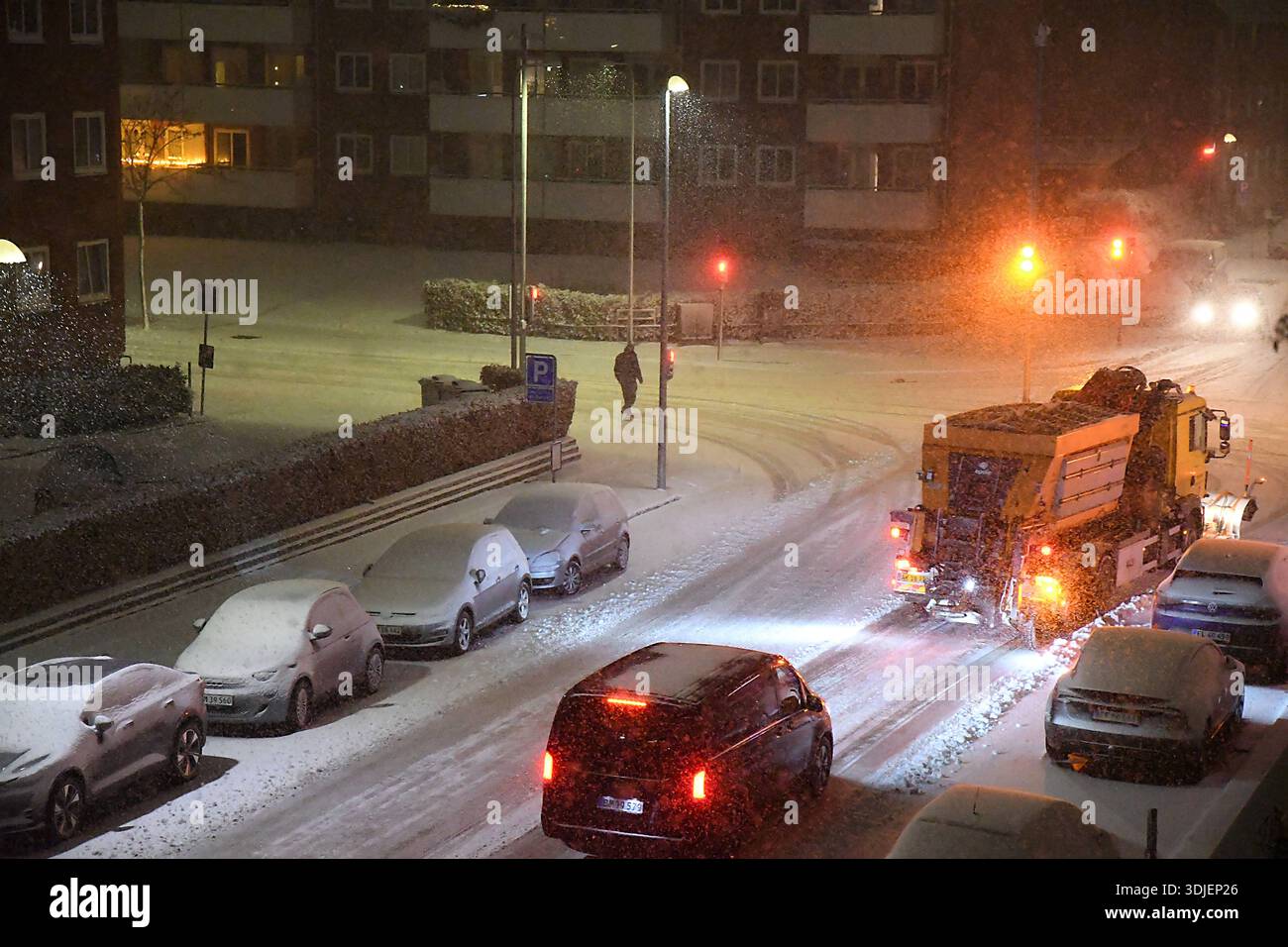 kASTRUP/Copenhagen/ Denmark/26 JANUARY2026/ snow fall in kastrup in ...