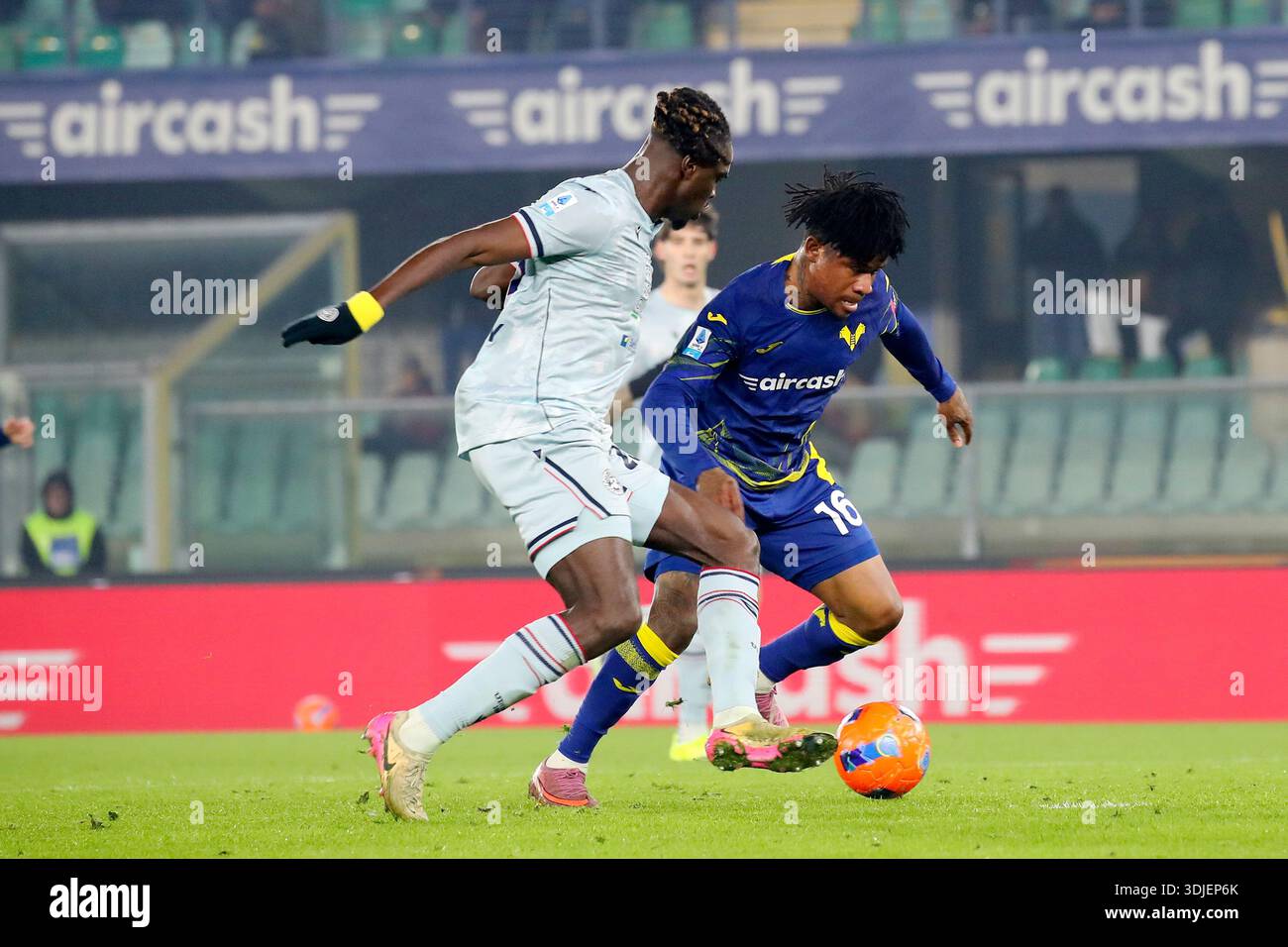 Verona’s Gift Orban Udinese's Oumar Solet during the Serie A soccer ...