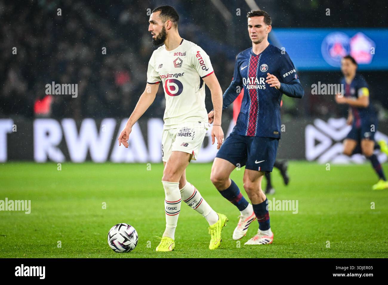 Nabil BENTALEB of Lille and Fabian RUIZ of PSG during the French ...
