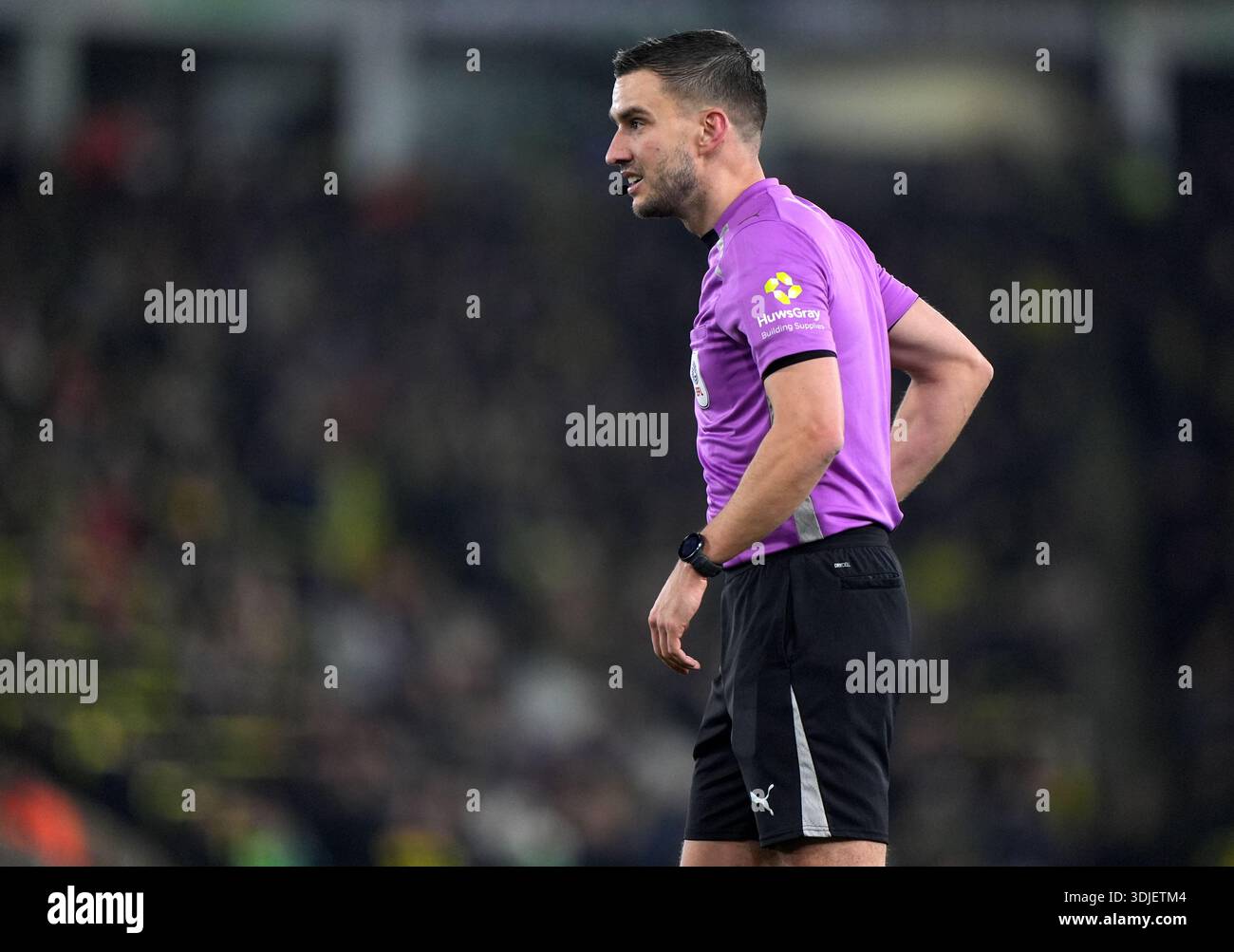 Referee Thomas Kirk during the Sky Bet Championship match at Carrow ...