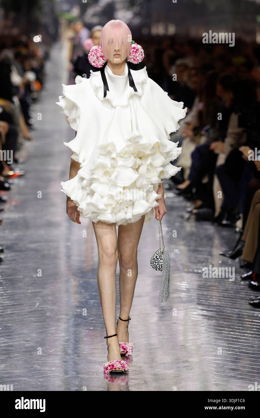 CHRISTIAN DIOR Haute Couture Spring/Summer 2026 Runway during Paris ...