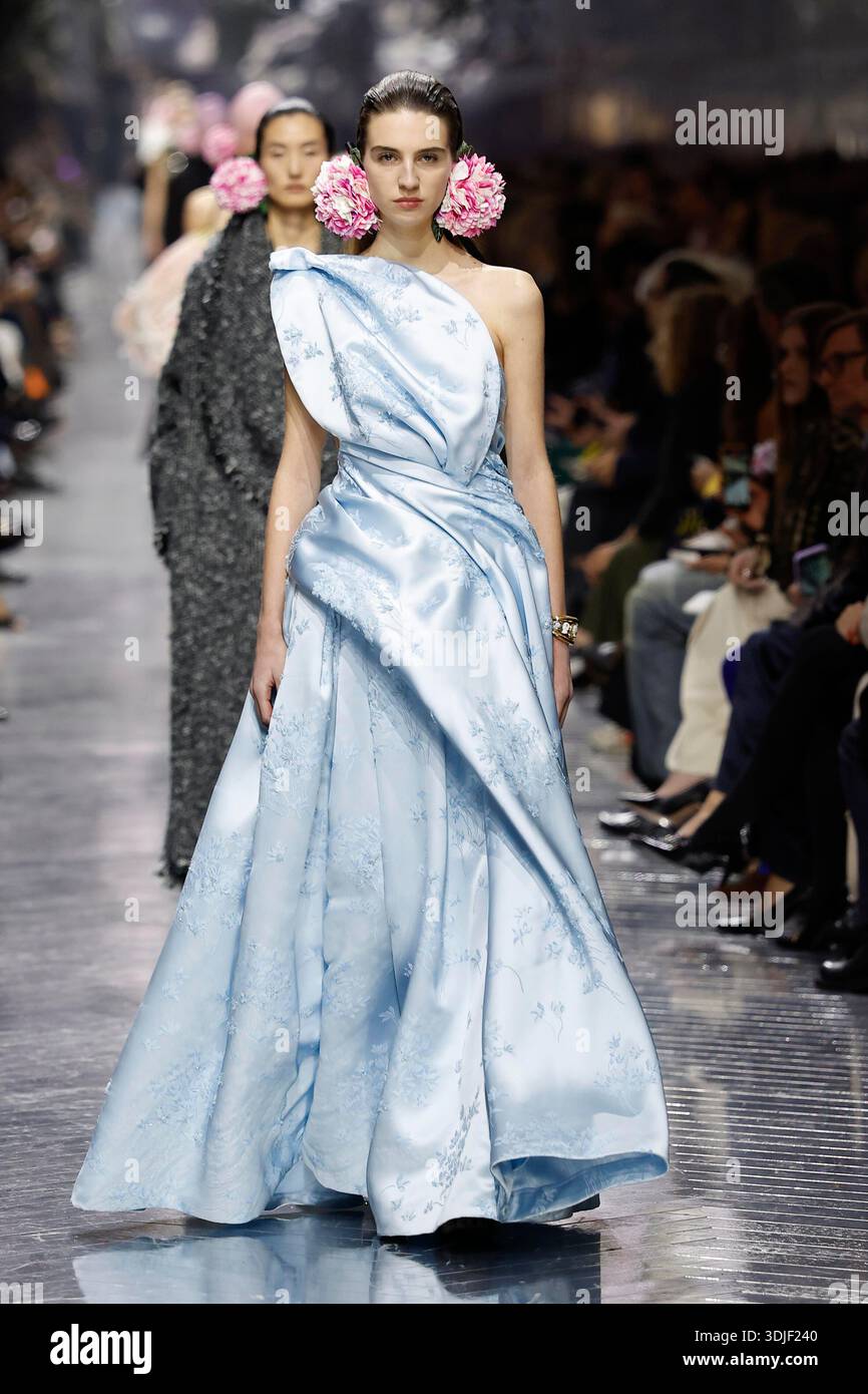 CHRISTIAN DIOR Haute Couture Spring/Summer 2026 Runway during Paris ...