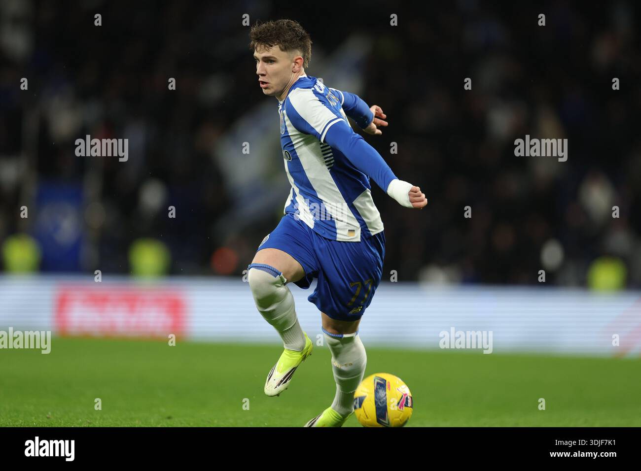 January 26, 2026, Porto, Porto, Portugal: oskar pietuszewski in action ...
