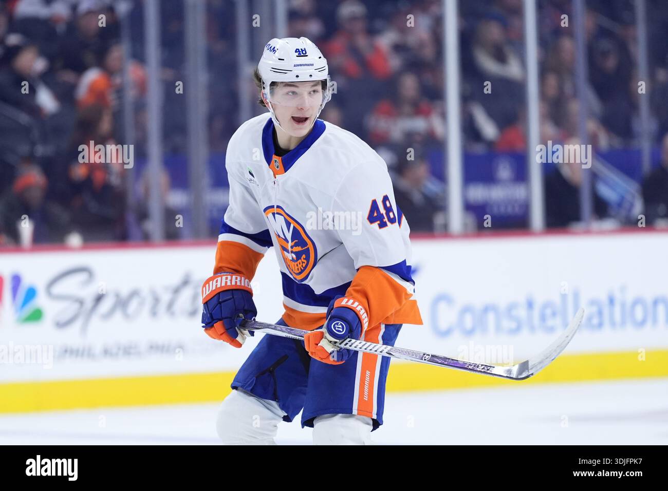 New York Islanders' Matthew Schaefer plays during an NHL hockey game ...