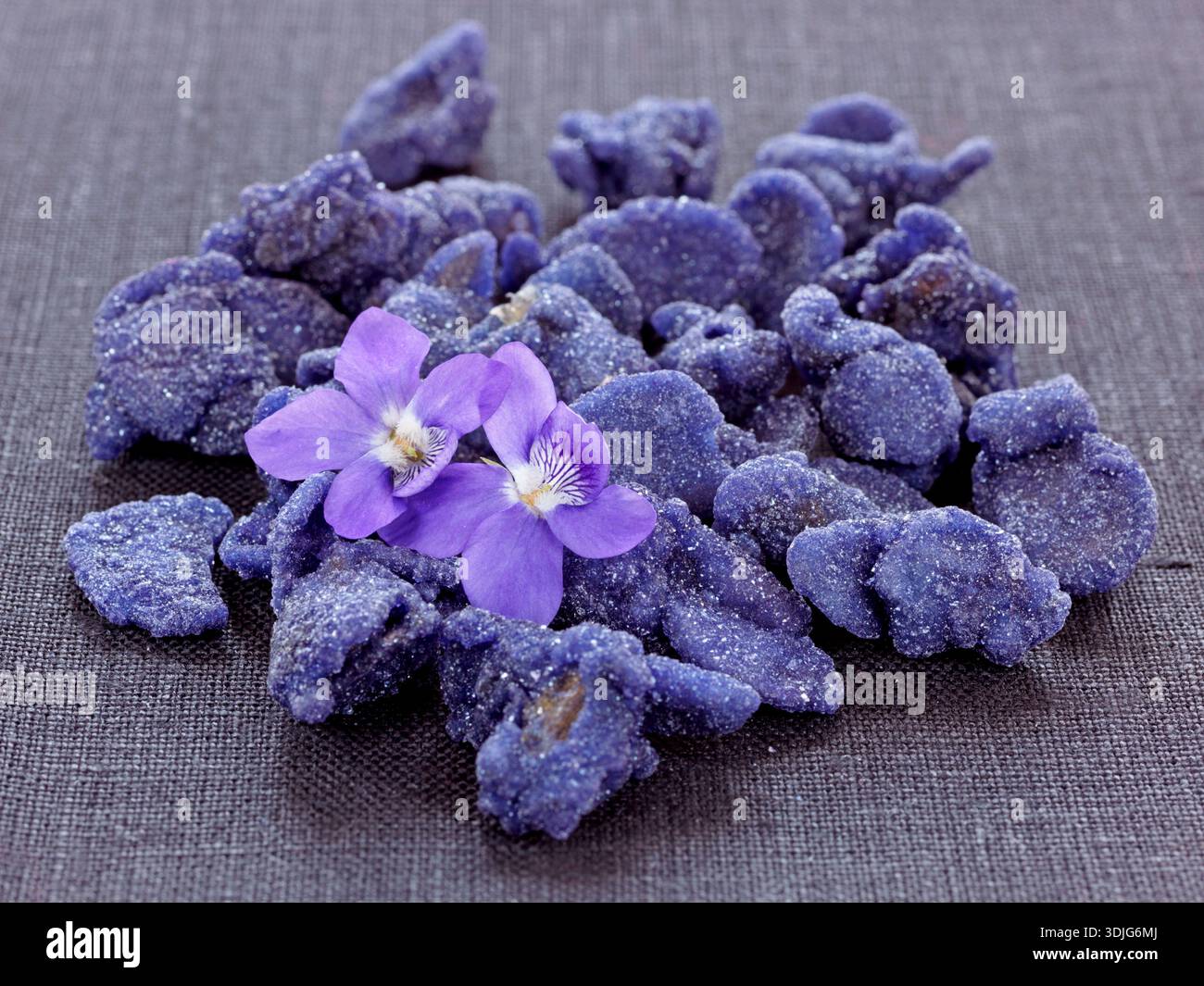 Crystallised violets hi-res stock photography and images - Alamy