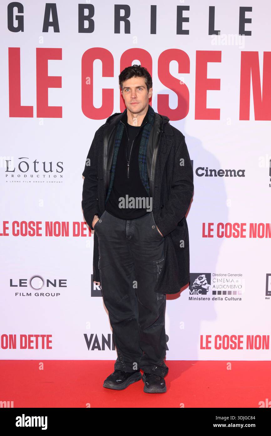 Roberto Bolle Premiere of the movie -Le cose non dette- Cinema Colosseo ...