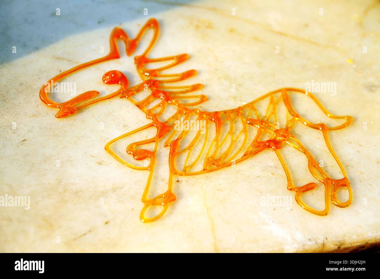 Shoppers crowd at Lingshanwei market for Lunar New Year goods in ...