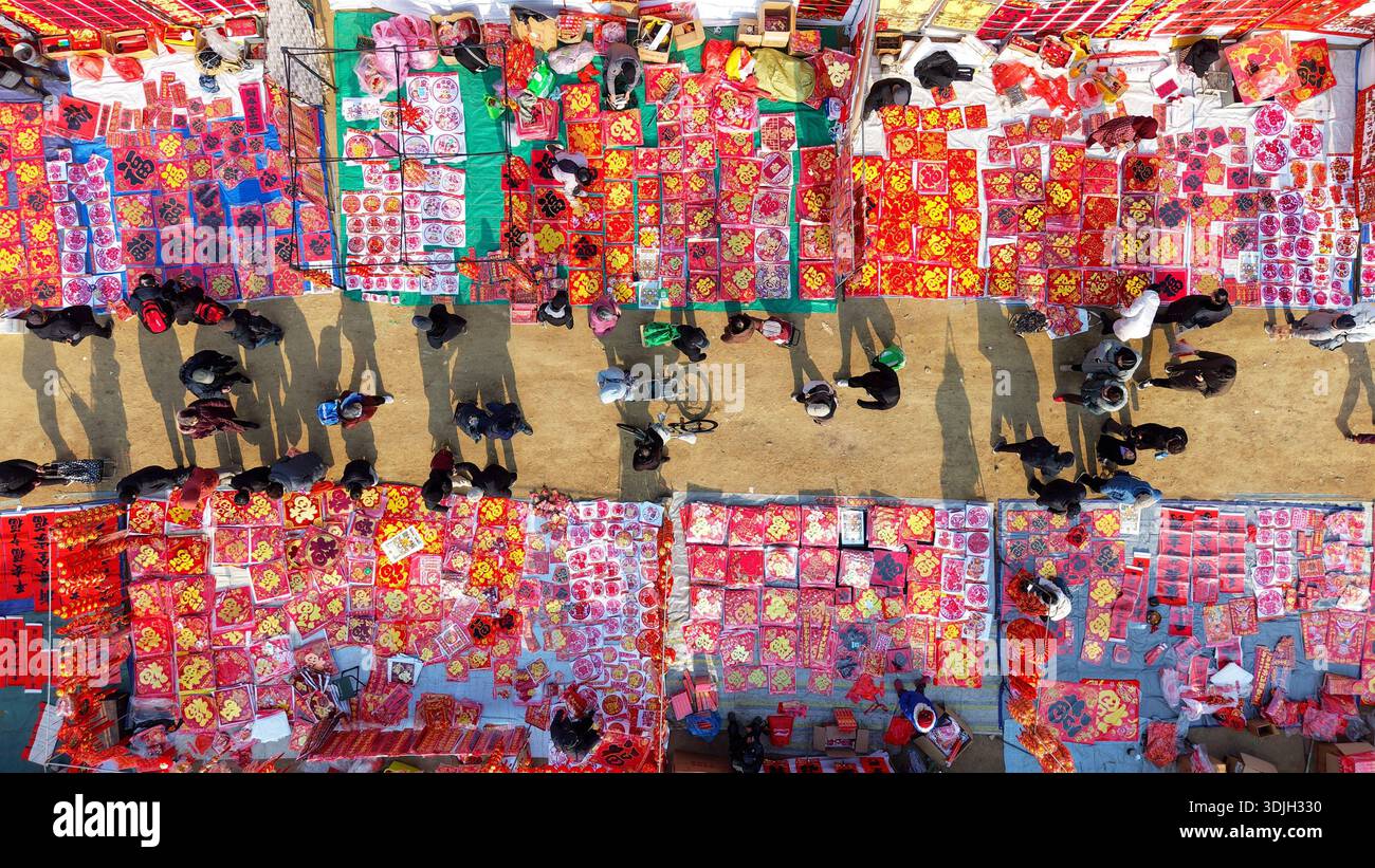 Shoppers crowd at Lingshanwei market for Lunar New Year goods in ...