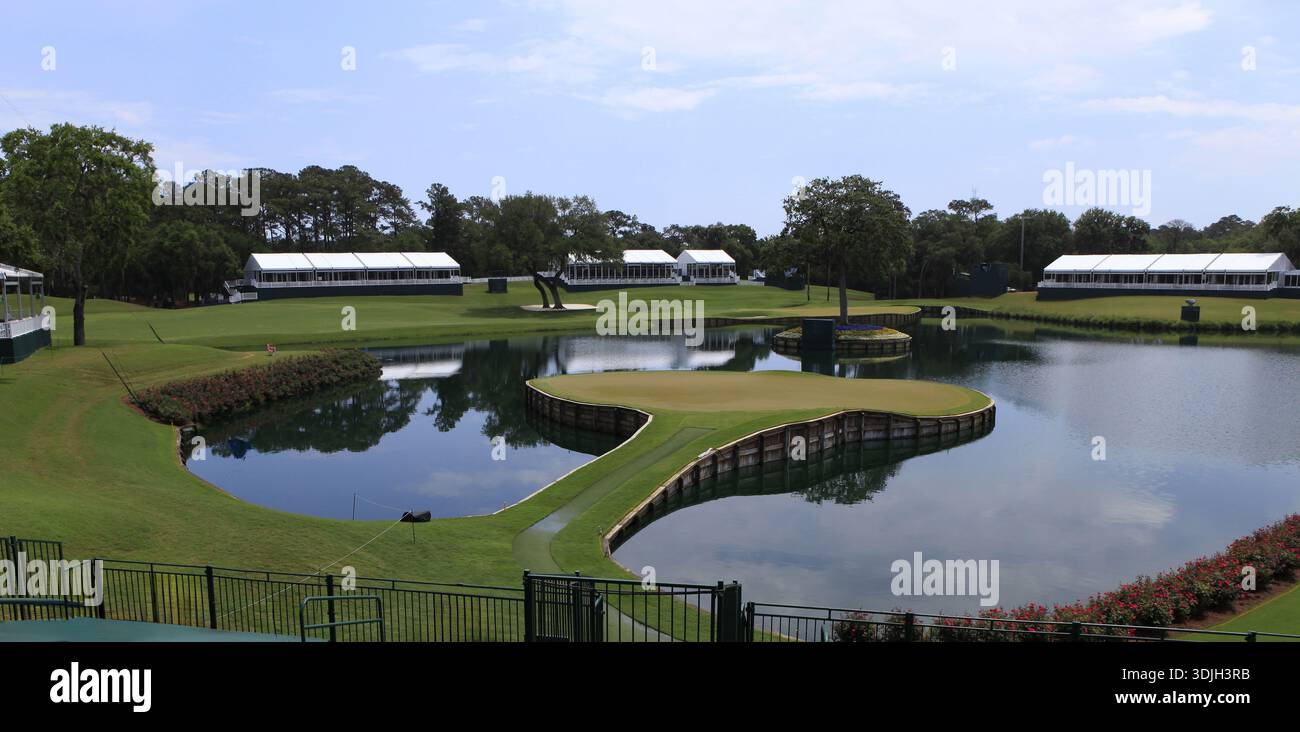 famous island hole 17, tpc Sawgrass golf course, Ponte Vedra, Florida ...