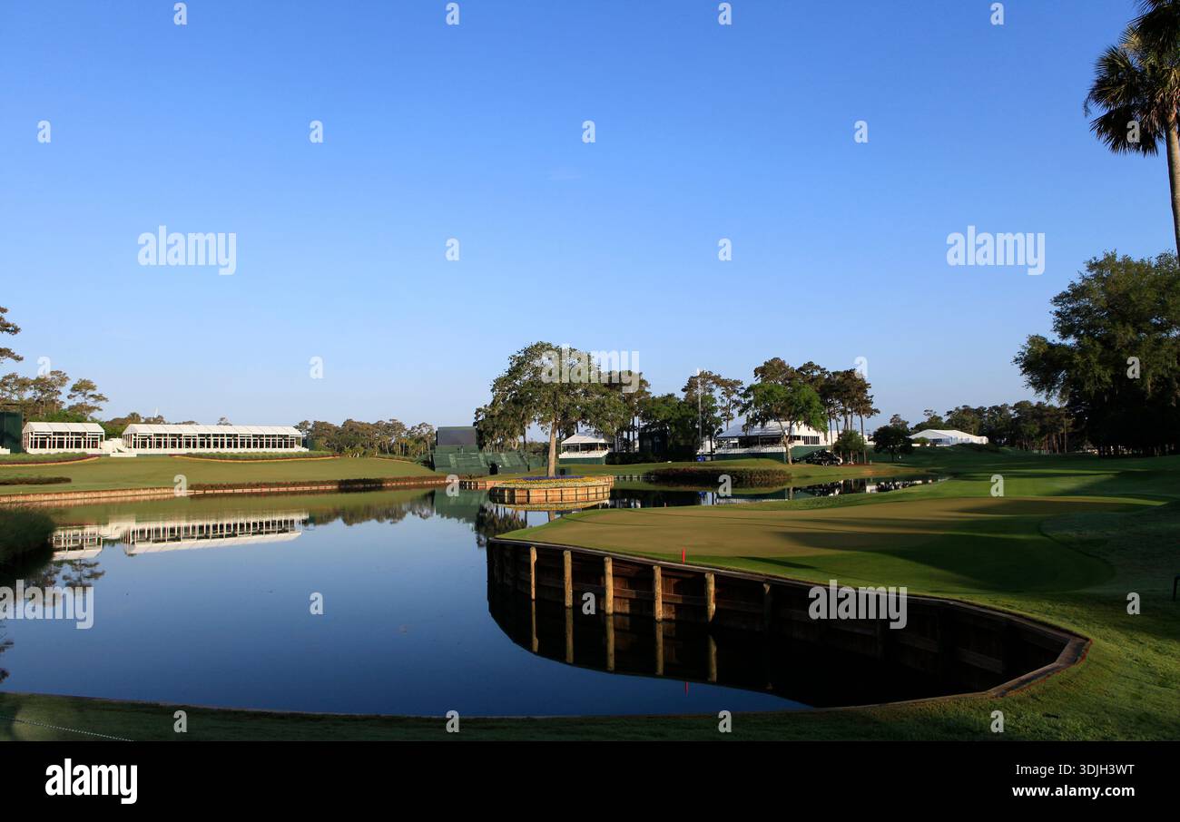 famous island hole 17, tpc Sawgrass golf course, Ponte Vedra, Florida ...