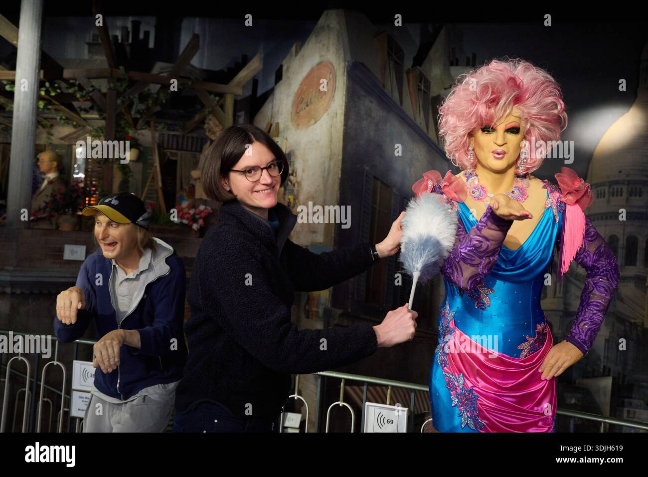 27 January 2026, Hamburg: Susanne Faerber, Managing Director, cleans ...