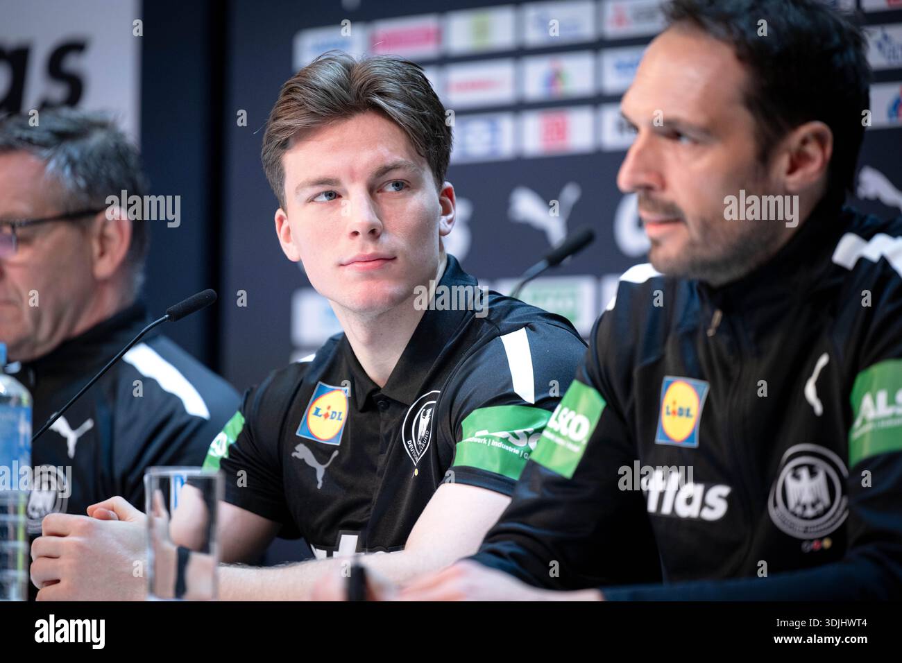27 January 2026, Denmark, Silkeborg: Benjamin Chatton (r-l), national ...