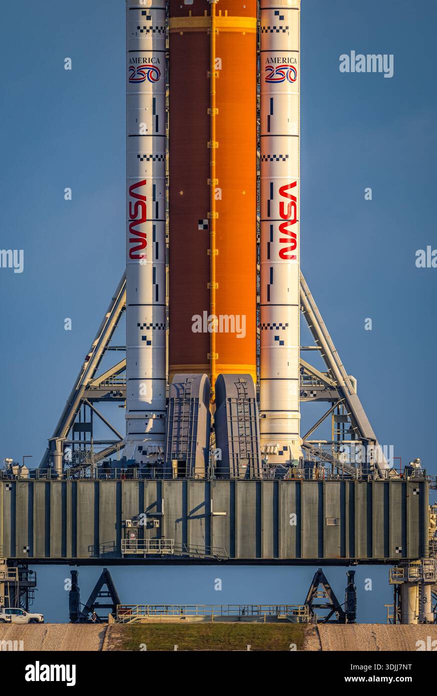 Cape Canaveral, USA. 26th Jan, 2026. NASA Artemis II sls crewed moon ...