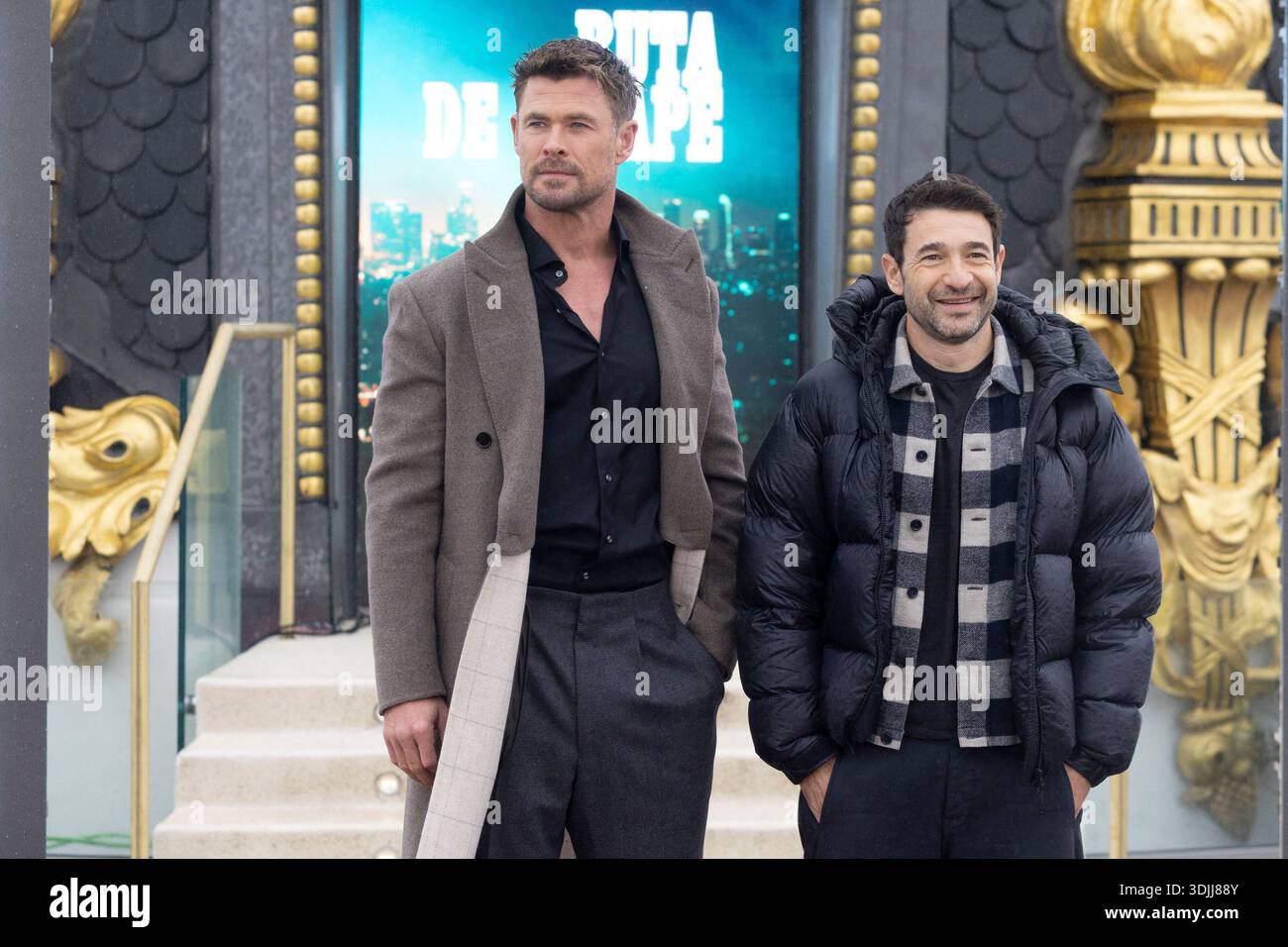 Director Bart Layton (R) and actor Chris Hemsworth (L) attended ''Ruta ...
