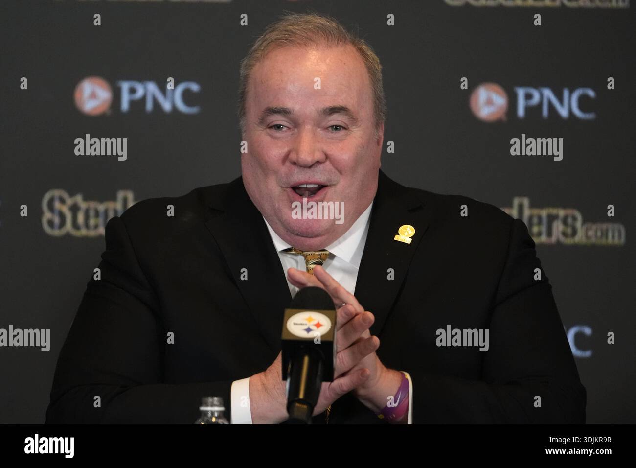 Mike McCarthy meets with reporters after being introduced as the new ...