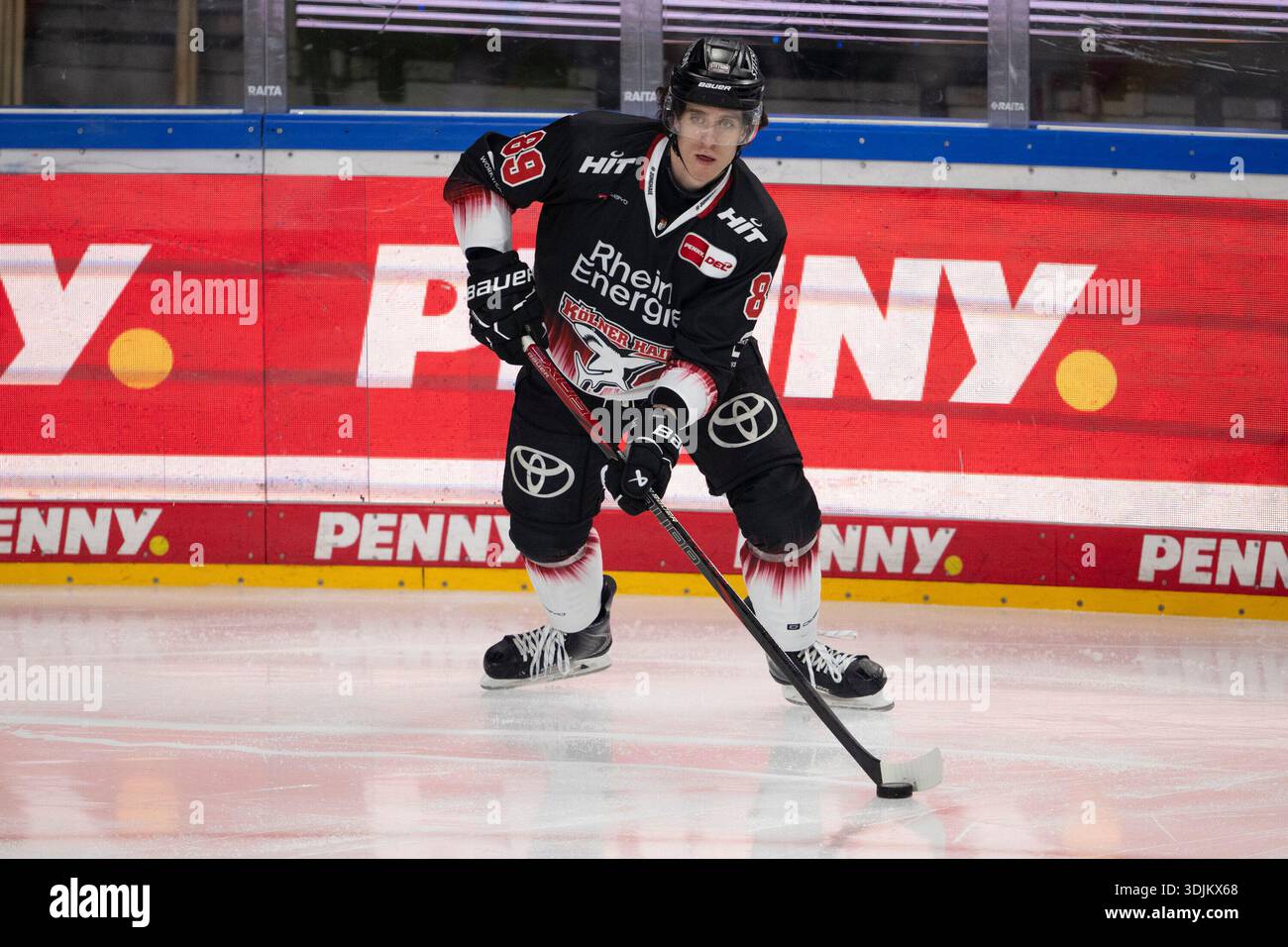 Gregor Macleod (Cologne Sharks, forward, #89); PENNY DEL 1; Cologne ...