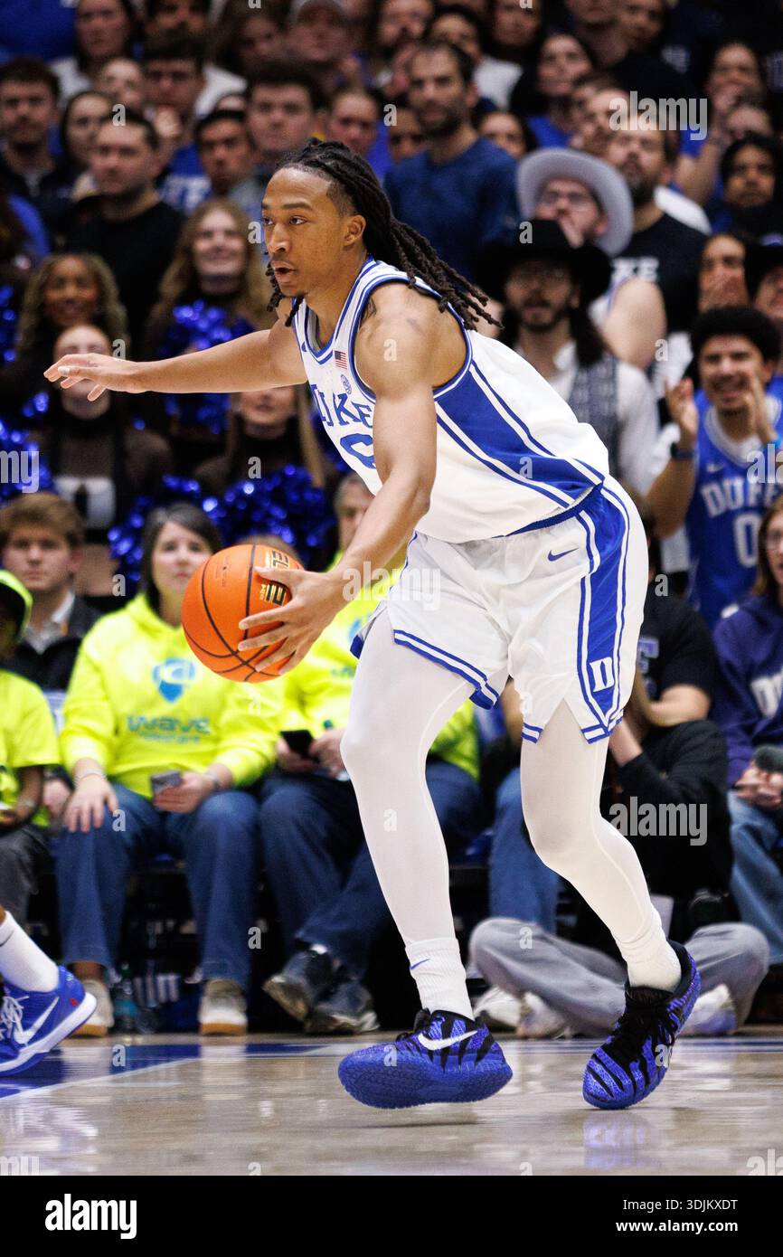 Duke's Maliq Brown (6) handles the ball during an NCAA college ...