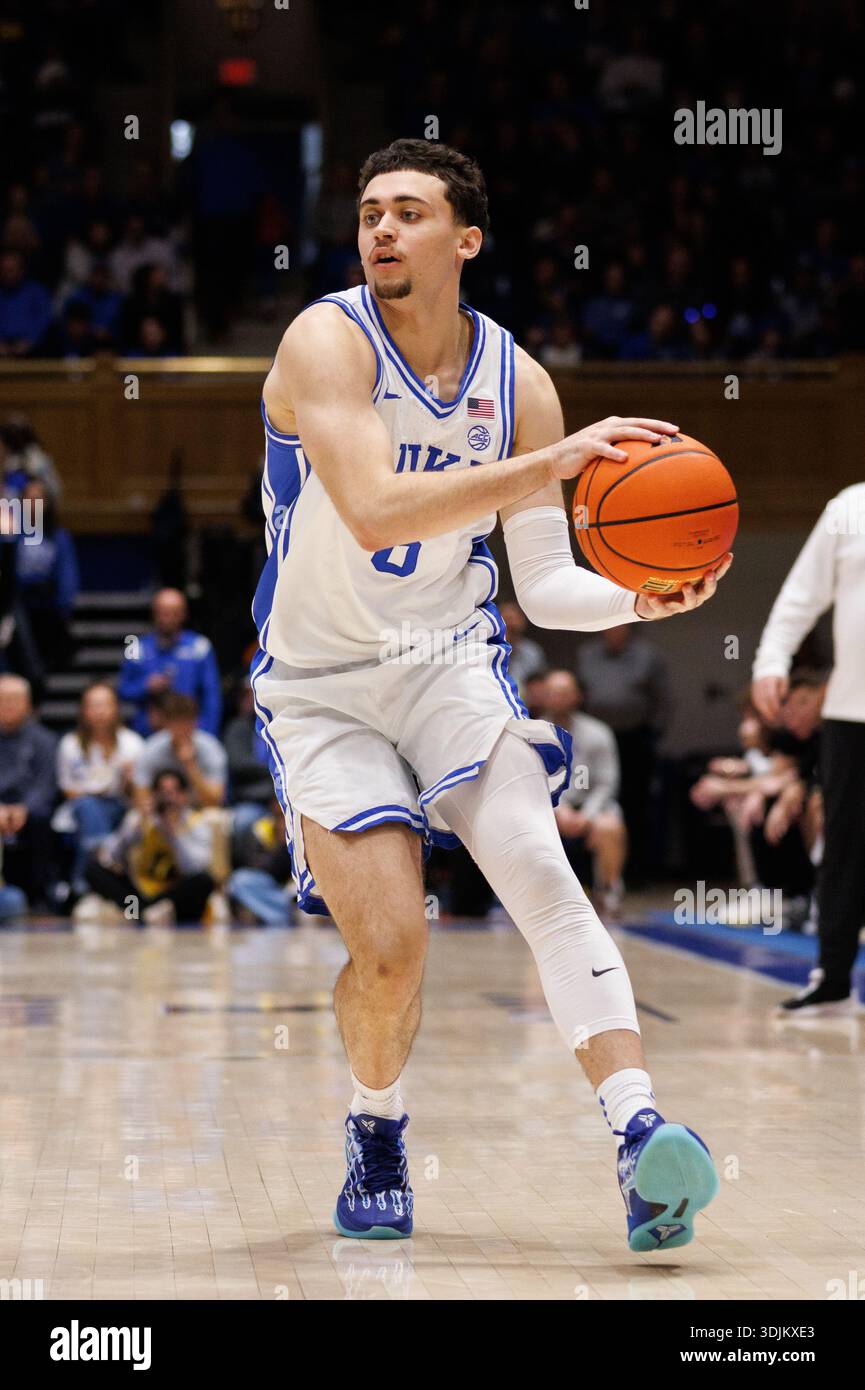 Duke's Darren Harris (8) handles the ball during an NCAA college ...