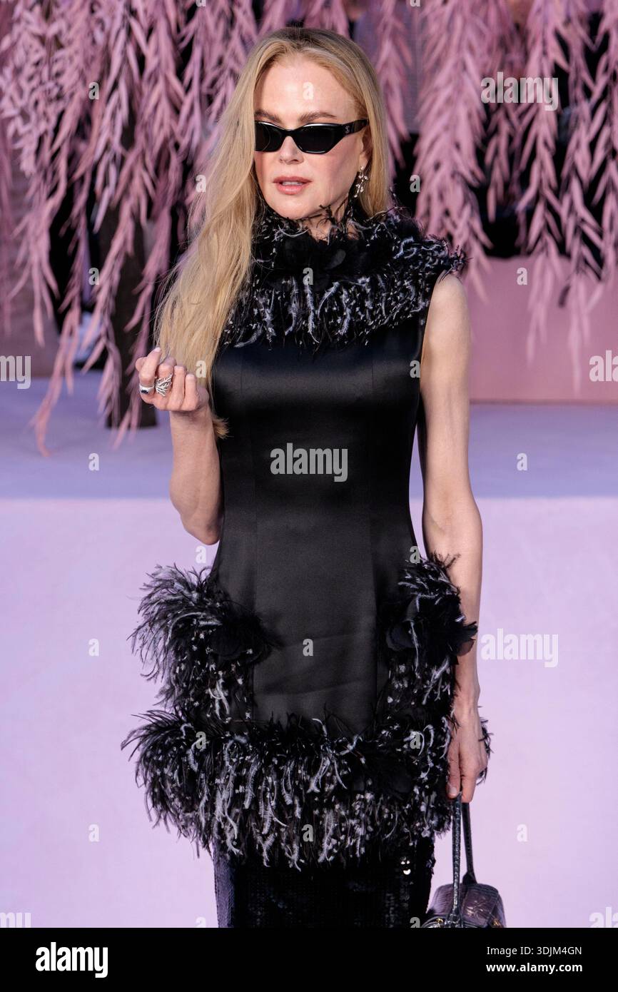 Nicole Kidman attends CHANEL Haute Couture Spring/Summer 2026 Runway ...