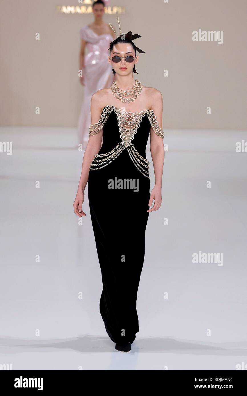 Paris, Frankreich. 26th Jan, 2026. TAMARA RALPH Haute Couture Spring ...