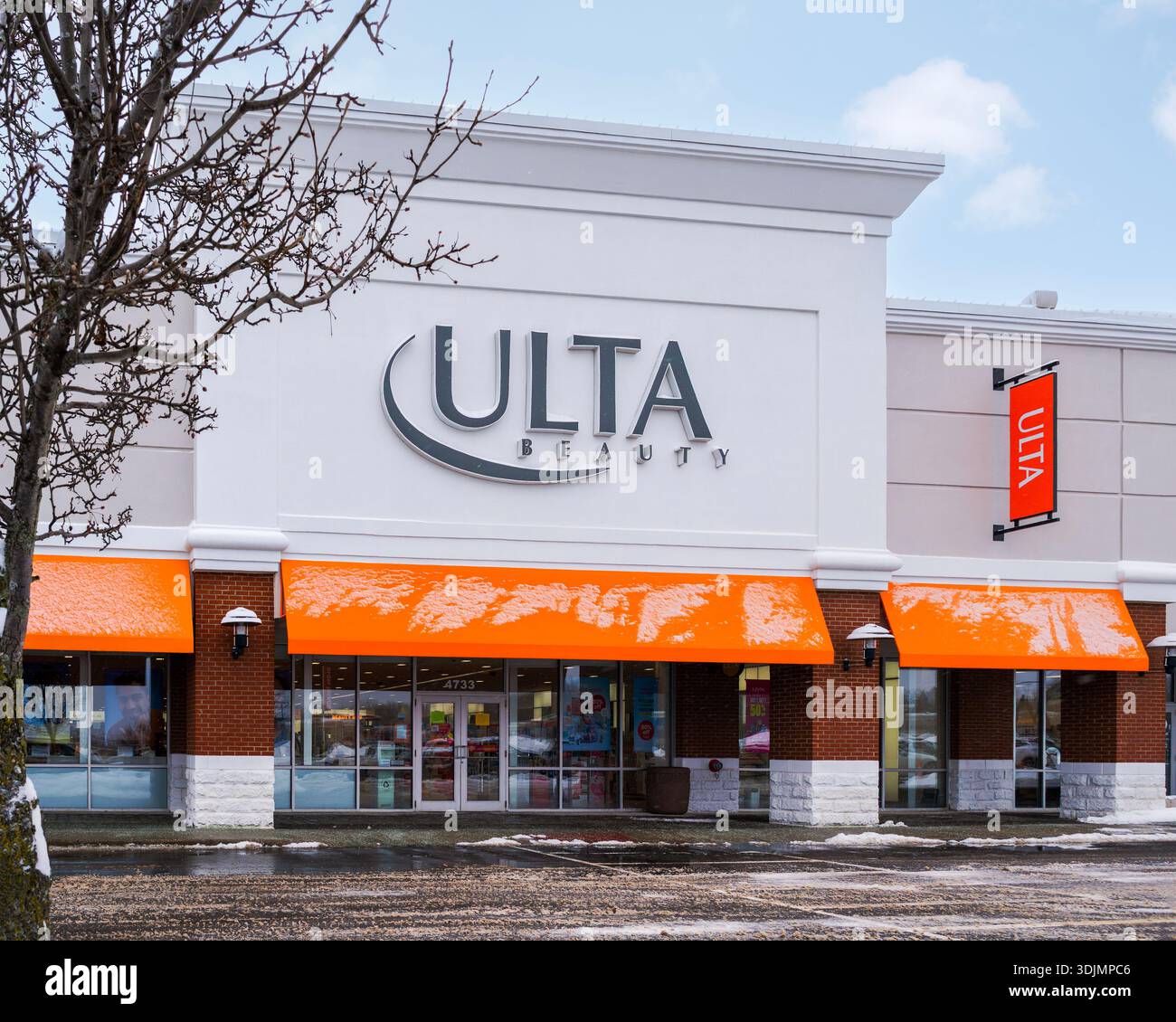 Vertical ulta panel hi-res stock photography and images - Alamy