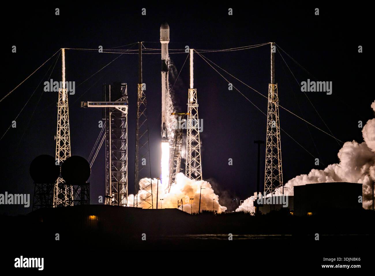Cape Canaveral, Florida, USA. 27th Jan, 2026. A SpaceX Falcon 9 rocket ...