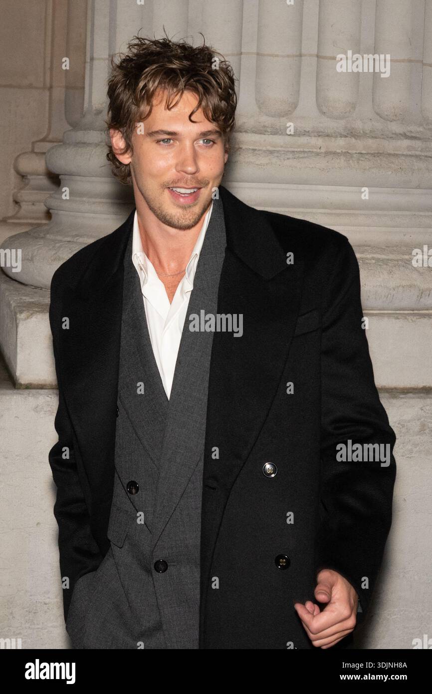 Paris, France. 27th Jan, 2026. Austin Butler attends the Saint Laurent ...