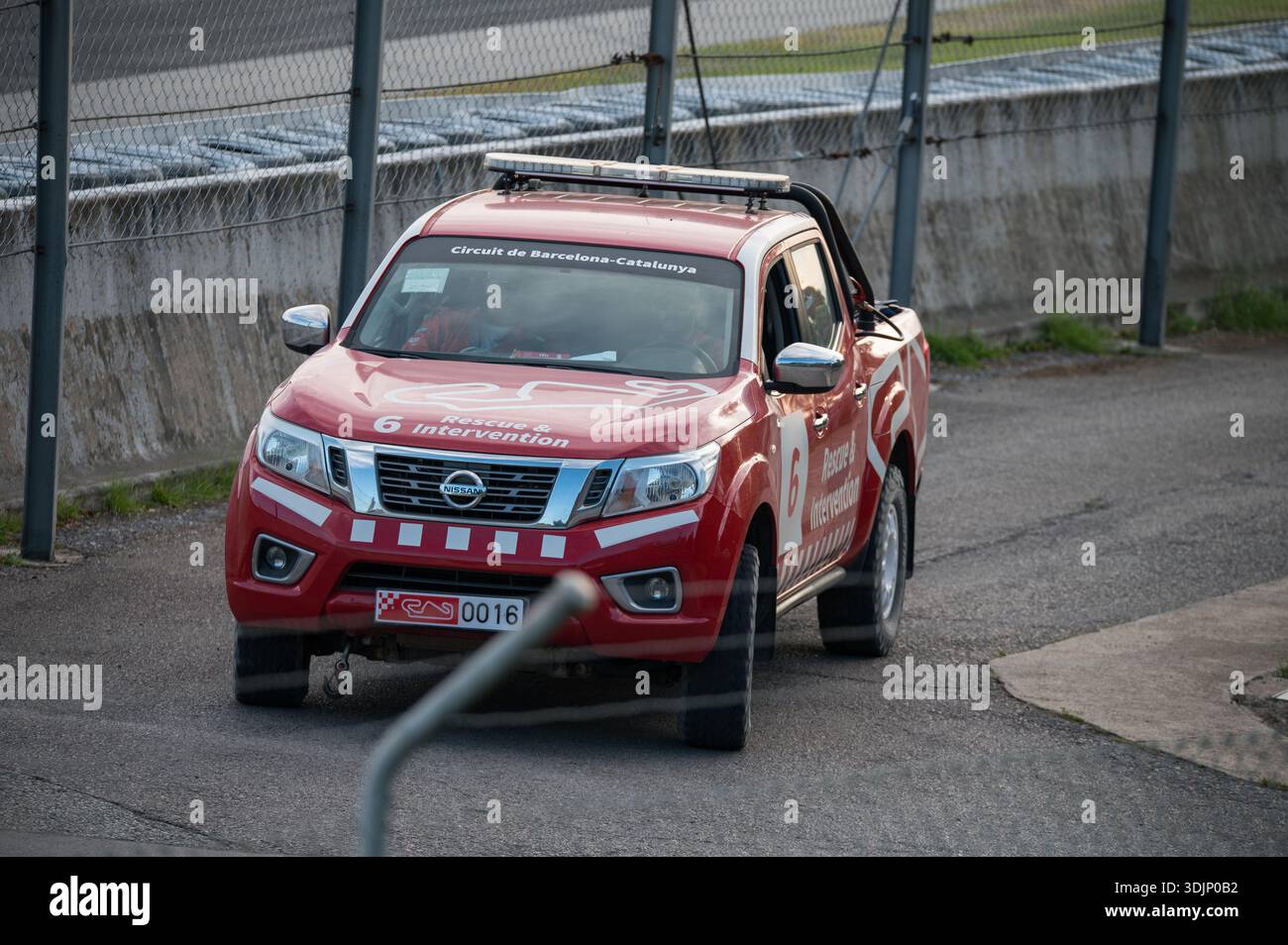Front view of a red Nissan Navara (D23, 2014) rescue and intervention ...