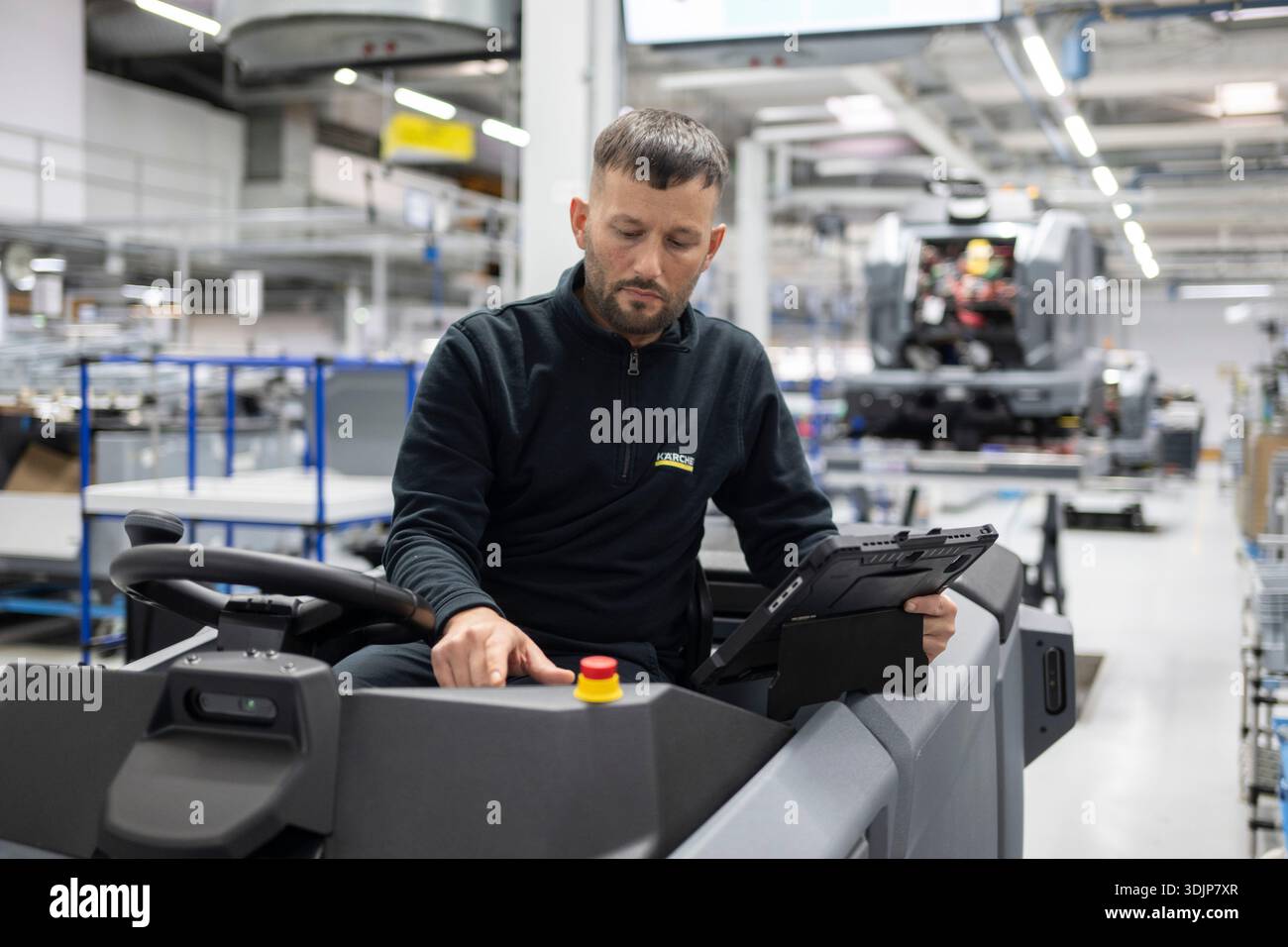 Winnenden, Germany. 27th Jan, 2026. An employee of the Swabian cleaning ...
