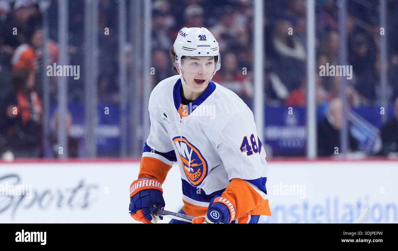 New York Islanders' Matthew Schaefer plays during an NHL hockey game ...