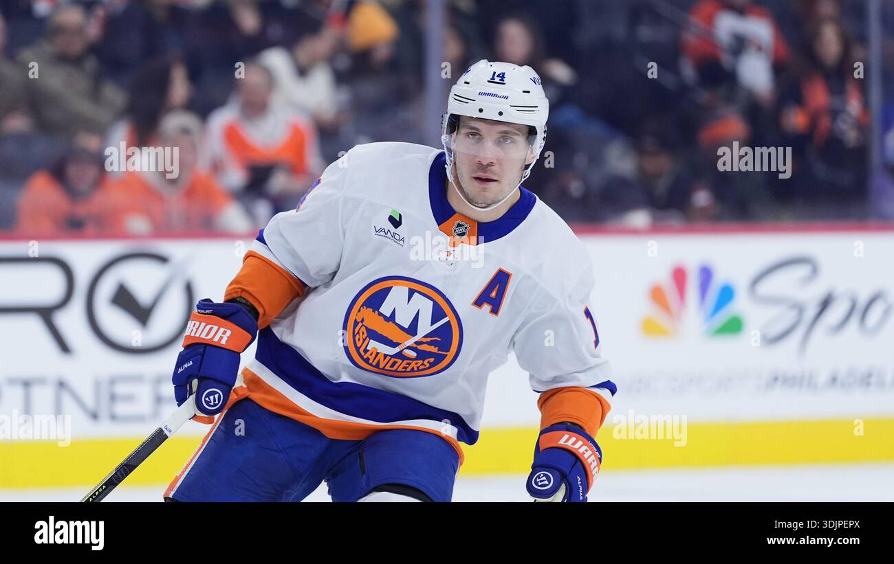 New York Islanders' Bo Horvat plays during an NHL hockey game Monday ...