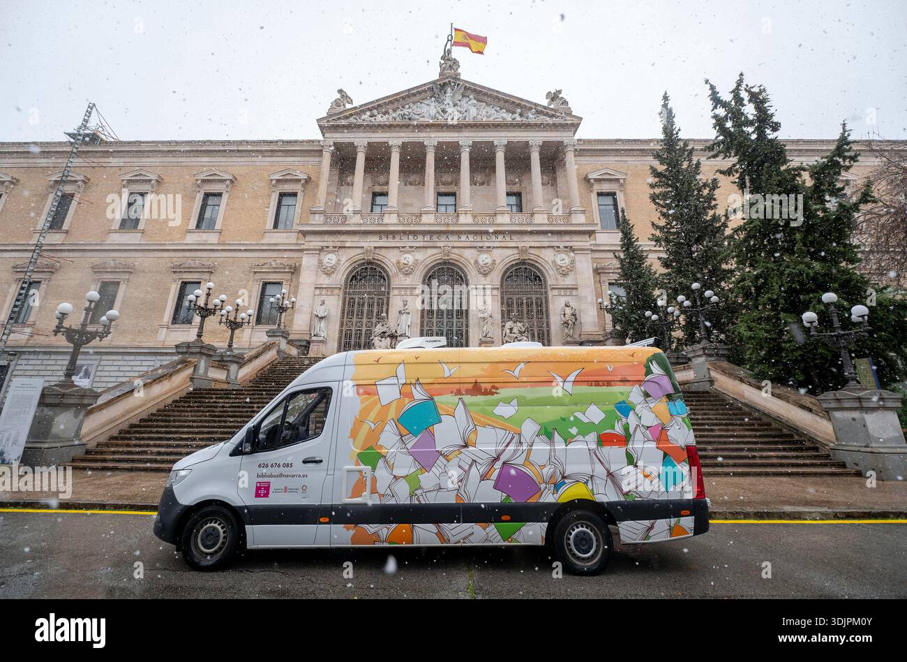 The Bibliobus of Tierra Estella goes to the National Library of Spain ...