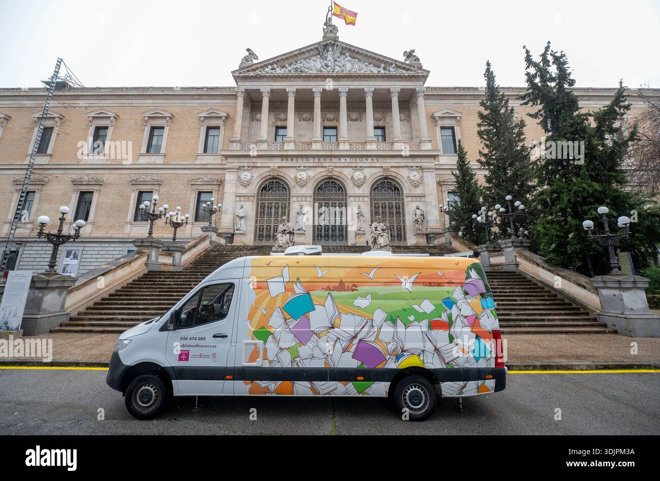 The Bibliobus of Tierra Estella goes to the National Library of Spain ...