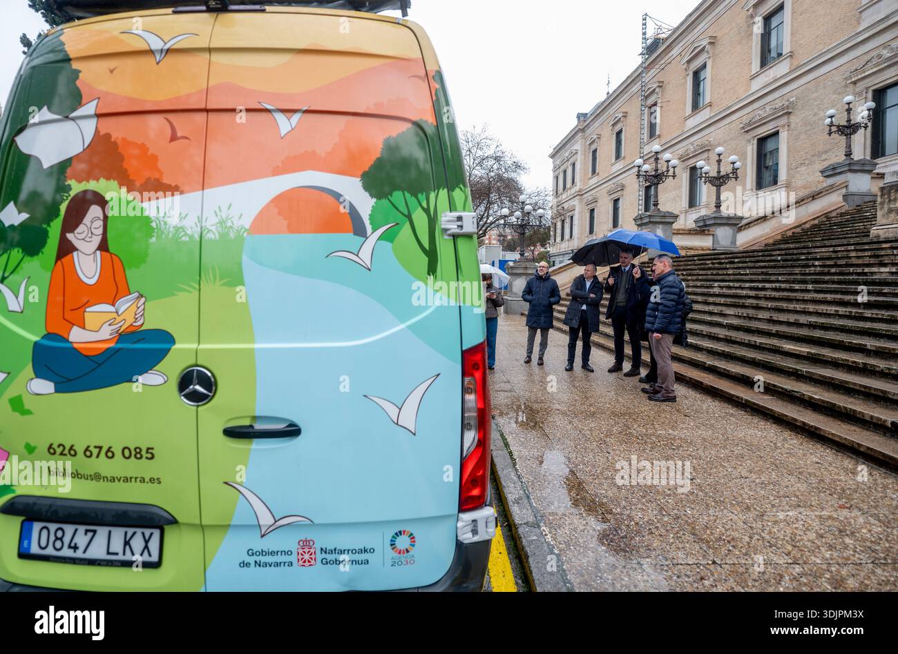The Bibliobus of Tierra Estella goes to the National Library of Spain ...