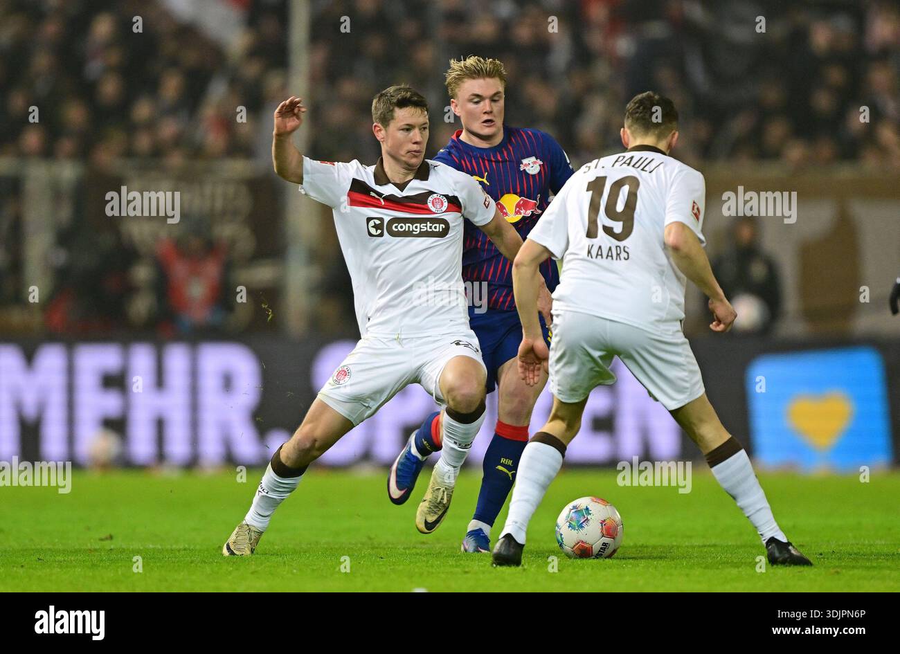 l. to r. Mathias Rasmussen (St. Pauli), Conrad Harder, Martijn Kaars ...
