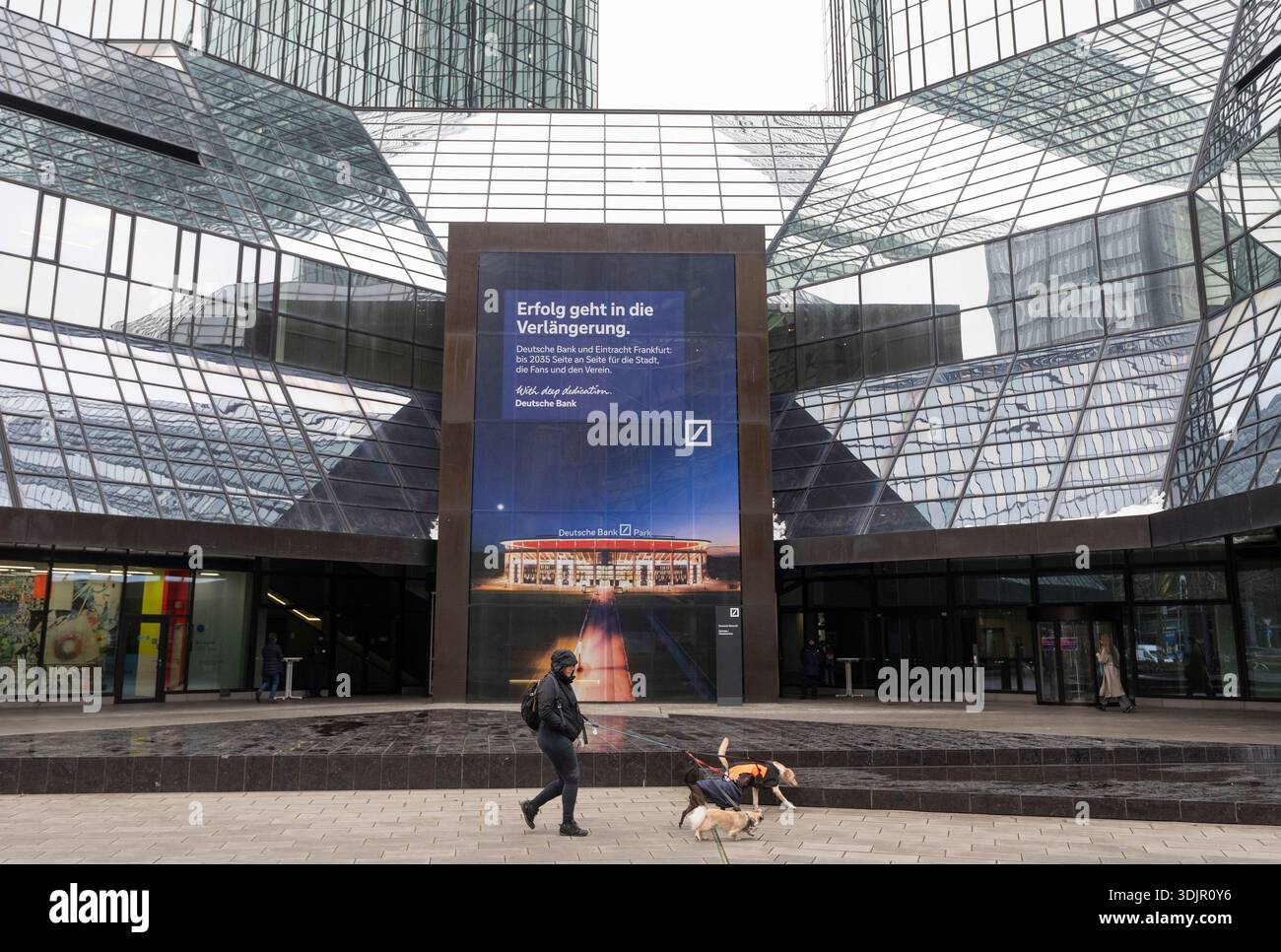 28 January 2026, Hesse, Frankfurt/Main: Deutsche Bank in Frankfurt. A ...