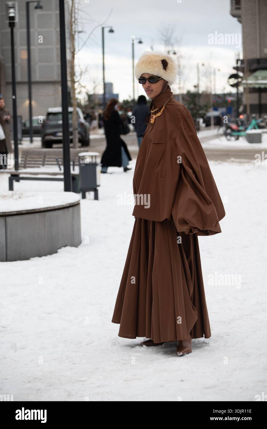 Brown uschanka hi-res stock photography and images - Alamy