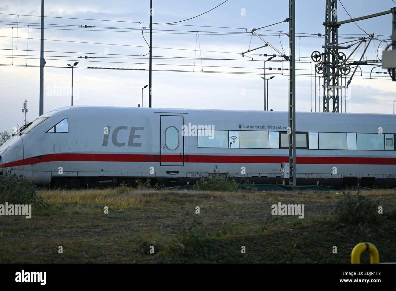 ICE Triebwagen Deutsche Bahn DB *** ICE railcar Deutsche Bahn DB Stock ...
