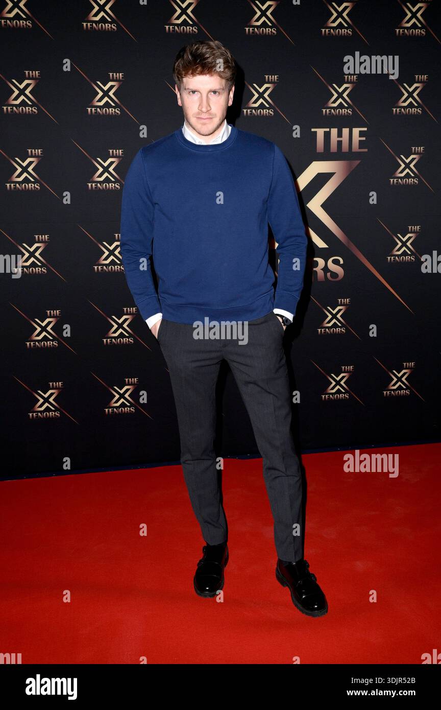 Jacob Gunkel bei der Showpremiere The X Tenors im Showtheater Estrel ...