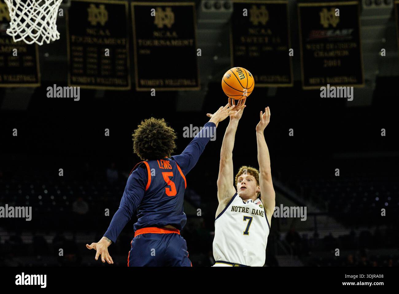 South Bend, Indiana, USA. 27th Jan, 2026. Notre Dame forward Ryder ...