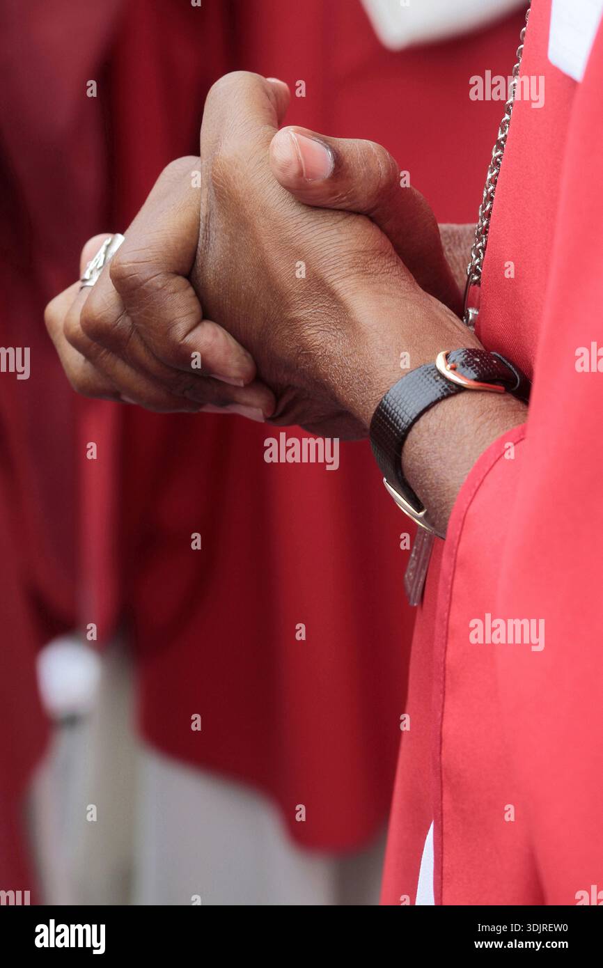 Une personne en prière hi-res stock photography and images - Alamy