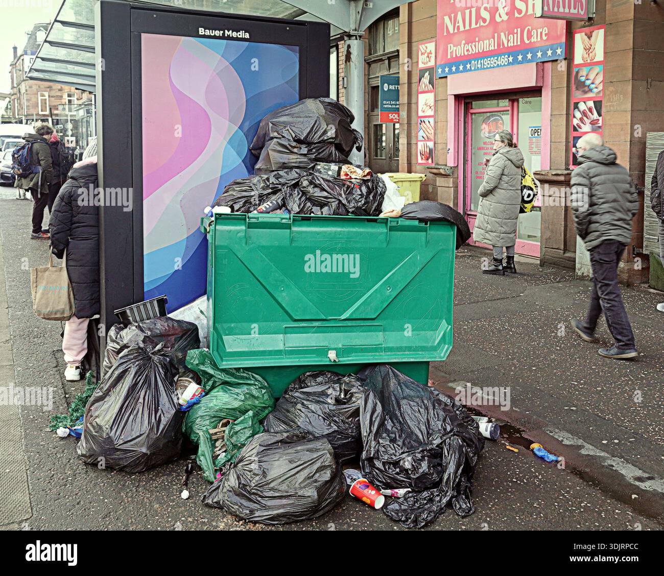 Glasgow, Scotland, UK. 28th January, 2026. UK Weather: Rubbish and rats ...