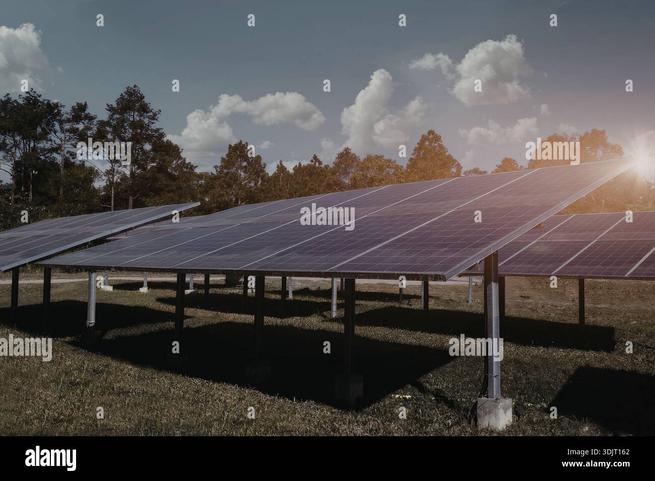 Series solar panels installed hi-res stock photography and images - Alamy