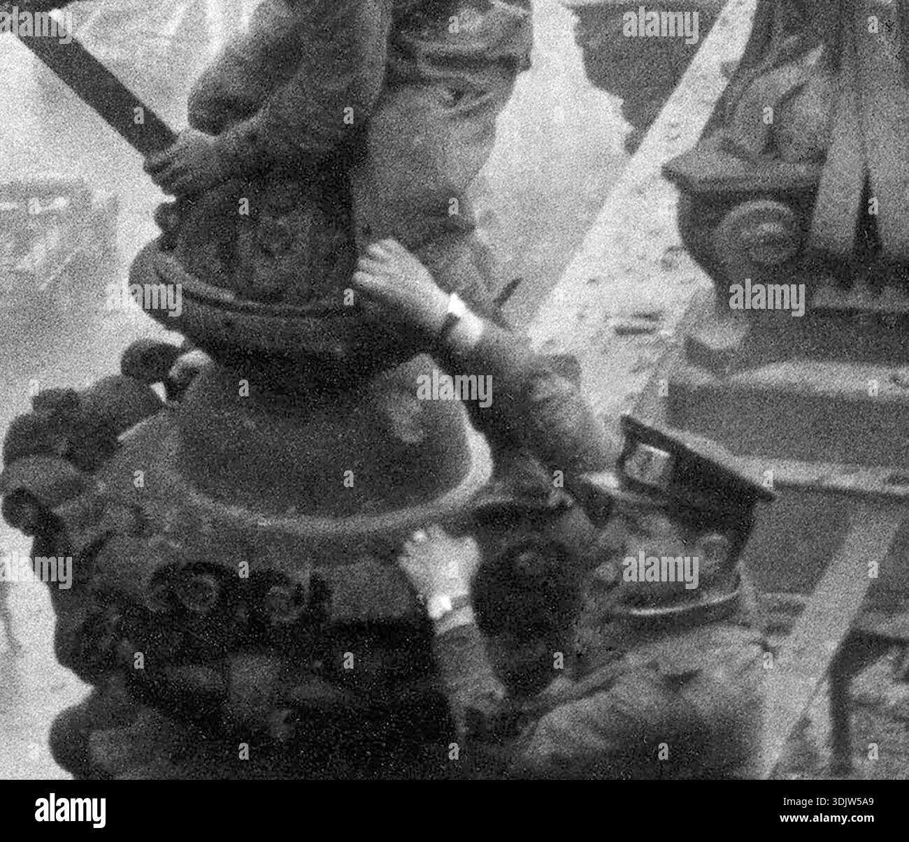 Excerpt from the photo: At the Berlin Reichstag, May 2, 1945, three ...