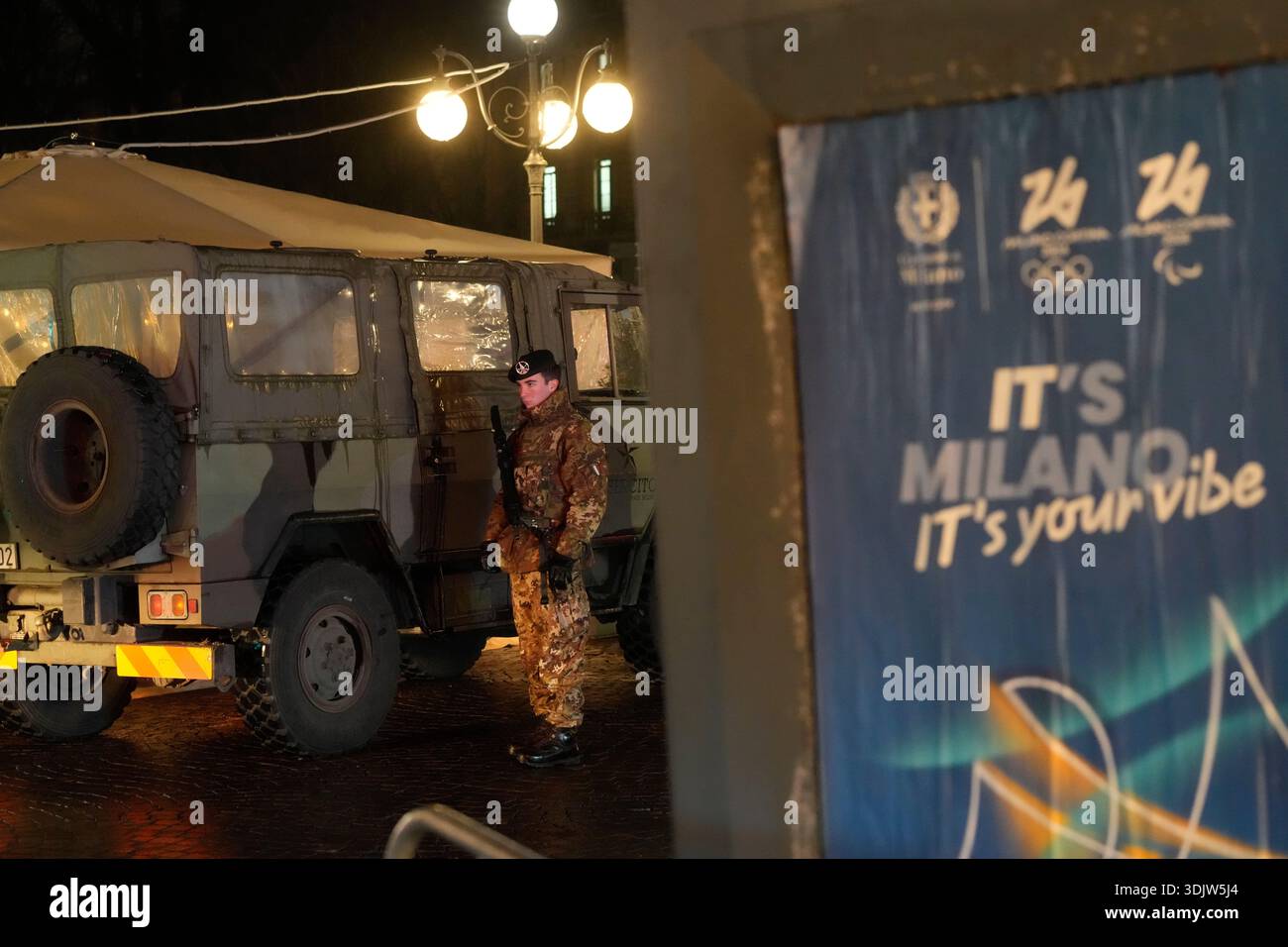 Italian soldiers patrol in front of the Sforzesco Castle, in Milan ...