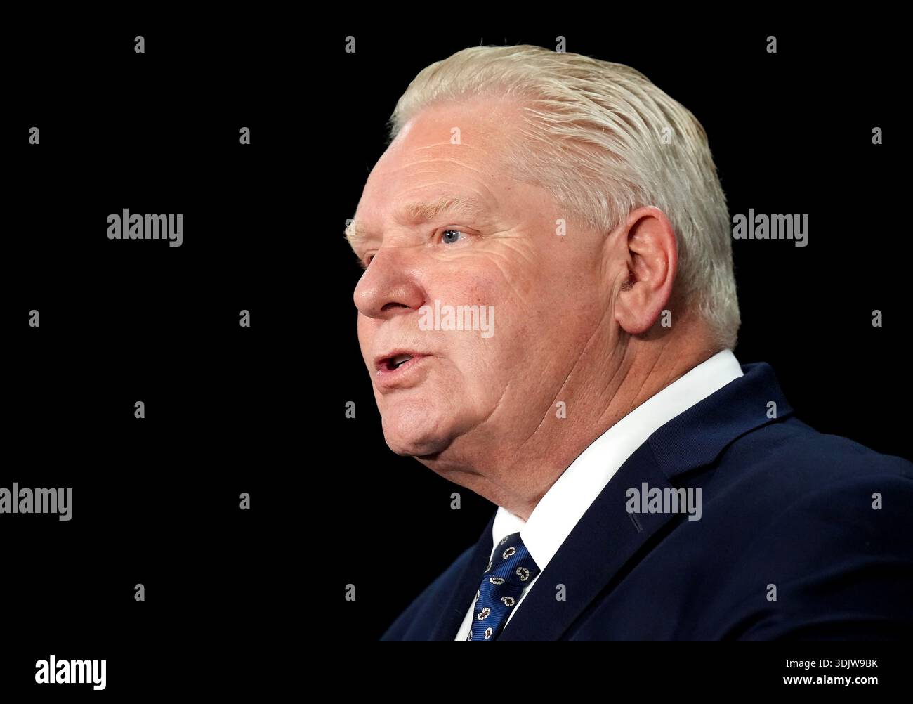 Le premier ministre de l'Ontario, Doug Ford, s'adresse aux médias, à ...