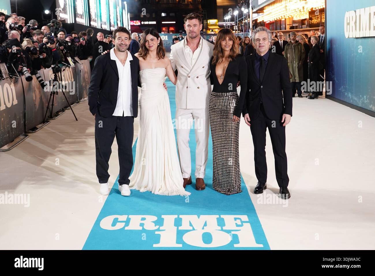 (left to right) Bart Layton, Monica Barbaro, Chris Hemsworth, Halle ...