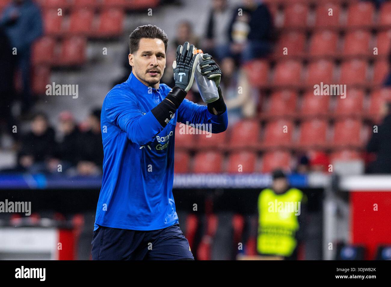 Janis Blaswich (Bayer 04 Leverkusen, 28) warming up. UEFA Champions ...