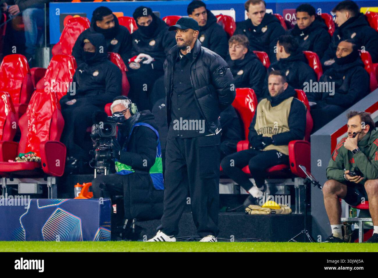 head coach Vincent Kompany of FC Bayern Munchen looks on during the ...