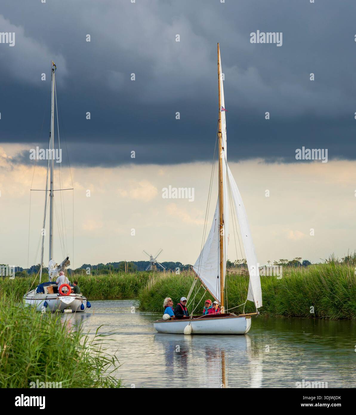 Traditional broads yachts hi-res stock photography and images - Alamy